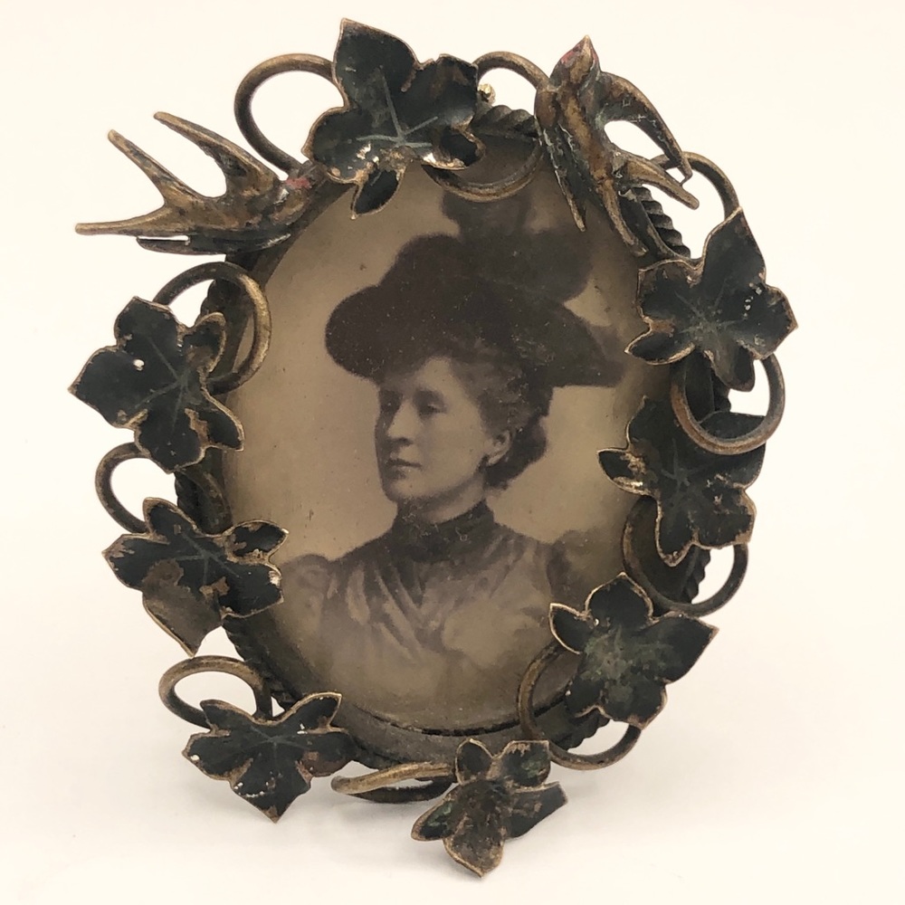 Antique Victorian Small Picture Photo Frame - Gem
